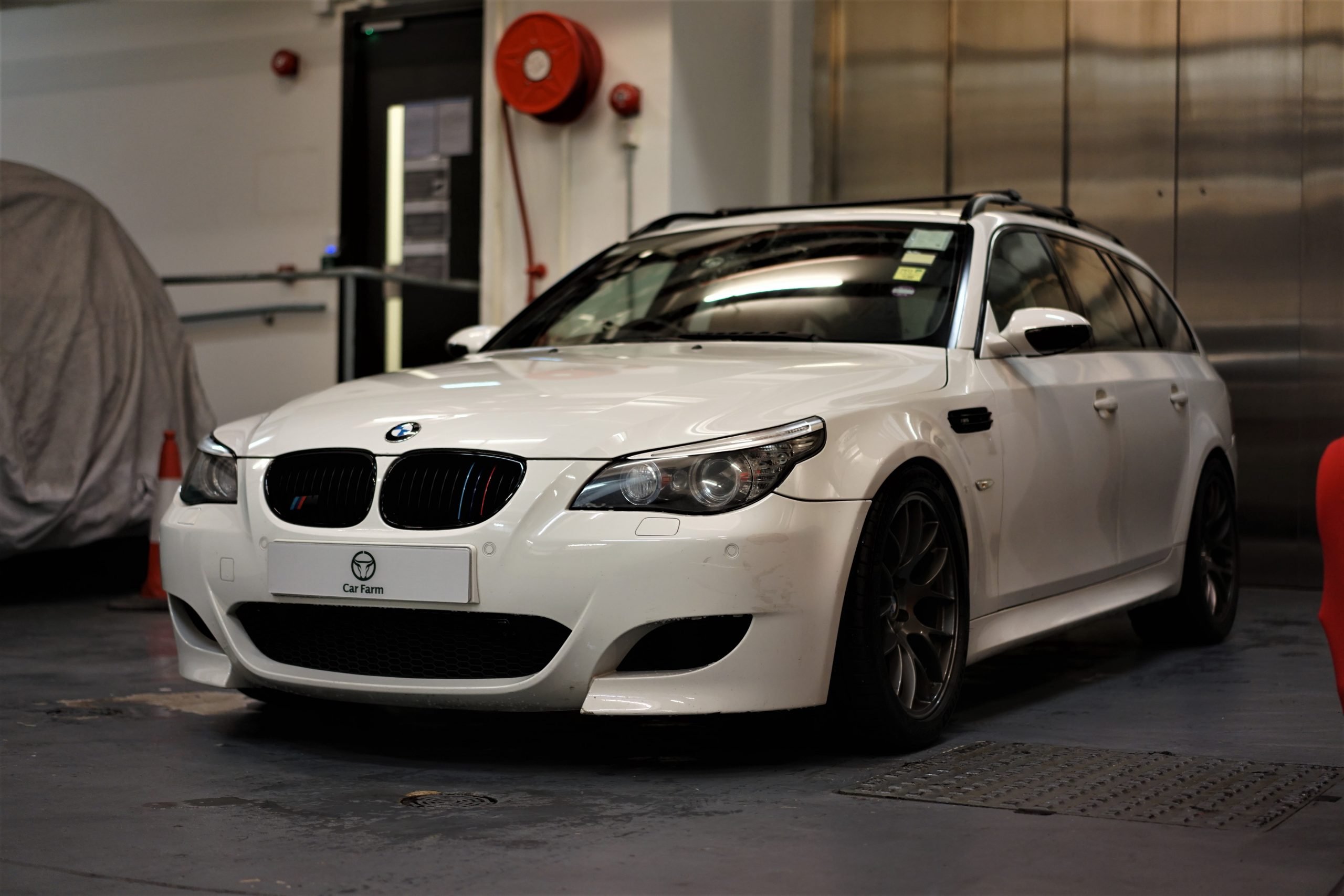 BMW M5 (E61) Touring - Car Farm