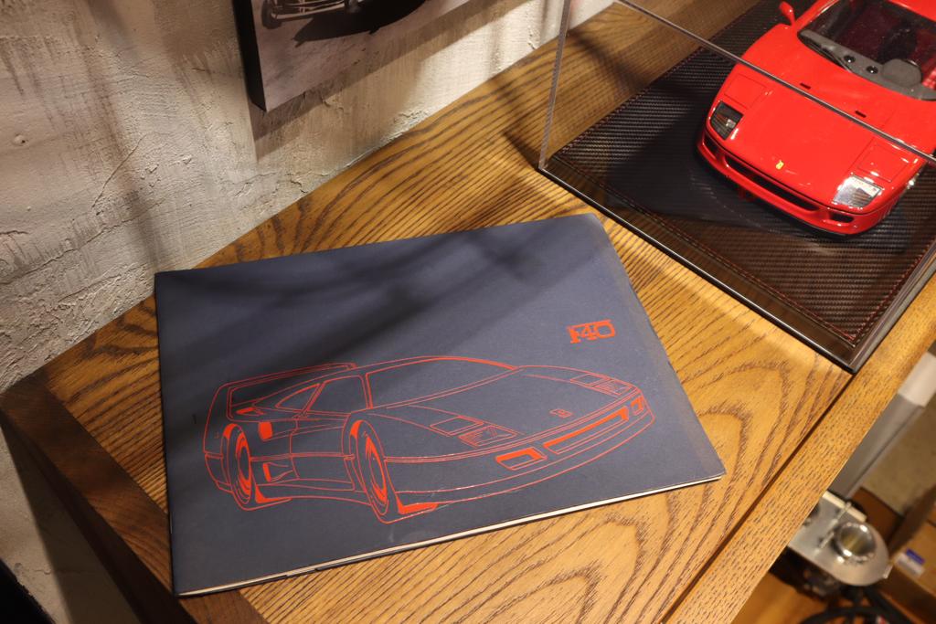 Original Ferrari F40 Sales and Press Brochure - www.carfarm.com.hk