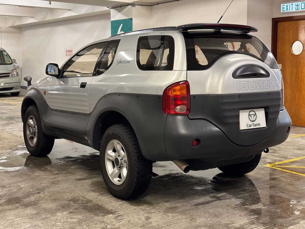 Isuzu VehiCROSS - Car Farm